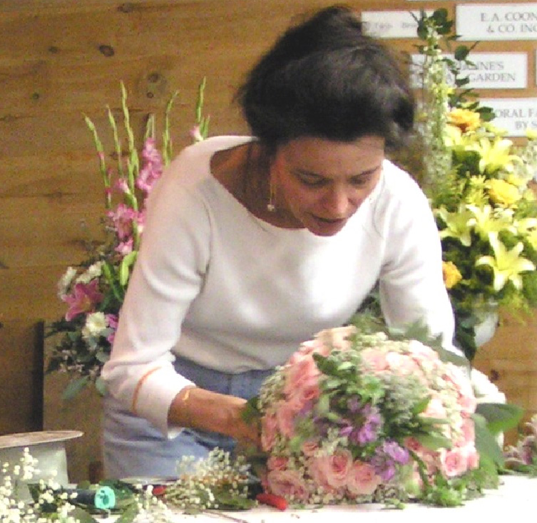 What It Takes To Be A True Floral Artist & Designer – Florist Design ...